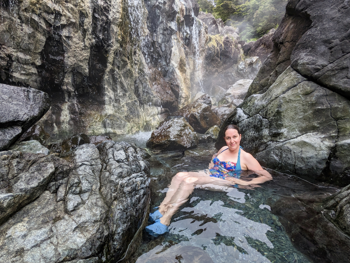 Hot Spring Cove - Tofino - A walk and a lark